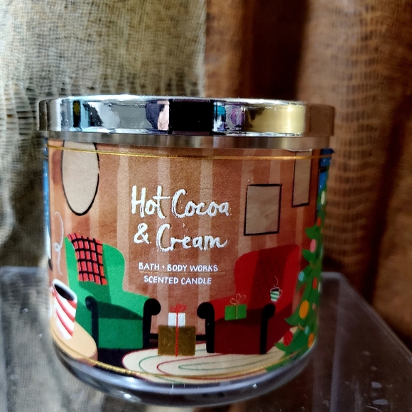 Bath & Body Works | Accents | Bath Body Works Hot Cocoa Cream Candle ...